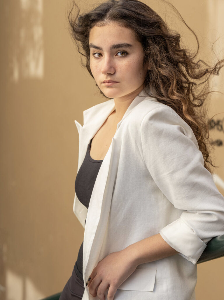 Nuri Bilge Ceylan’ın Kuru Otlar Üstüne filminde performansıyla ...